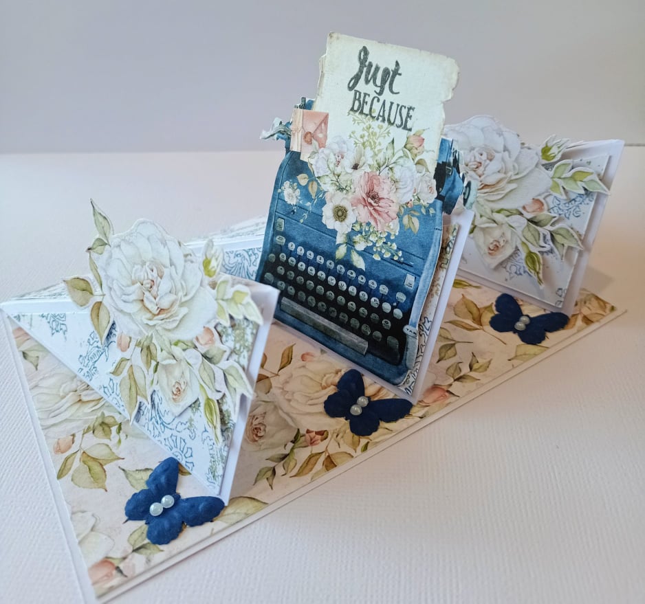 Triple Side Easel Card (CK) #C2130 – Craftables